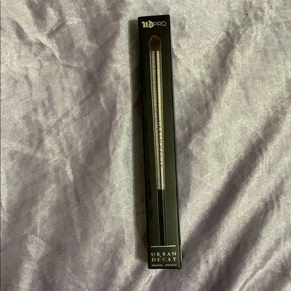 Urban Decay | Makeup | New Urban Decay Pro Eyeshadow Contour Brush E21 ...